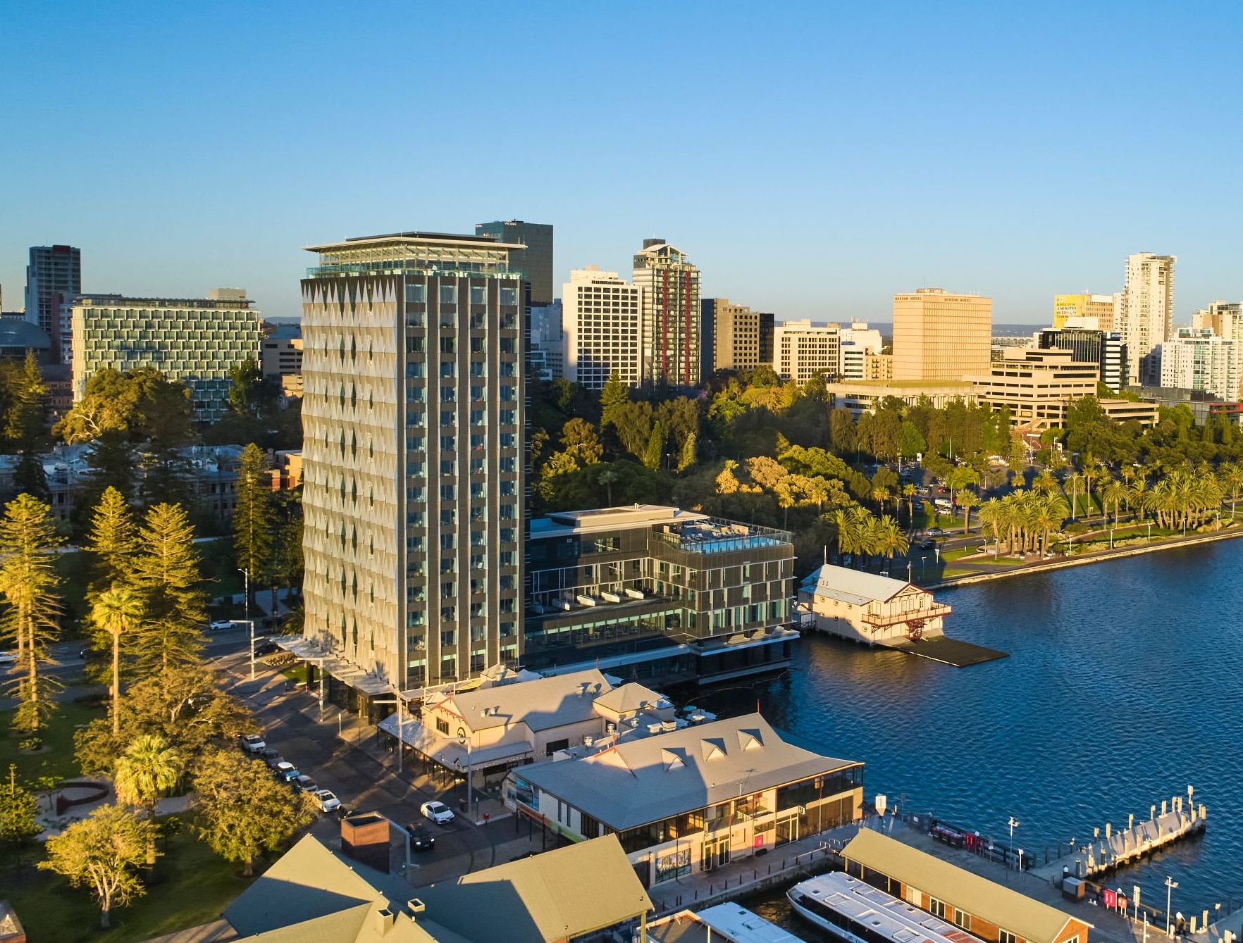 DoubleTree by Hilton Perth Waterfront - YoNinja – Your Global Travel Guide